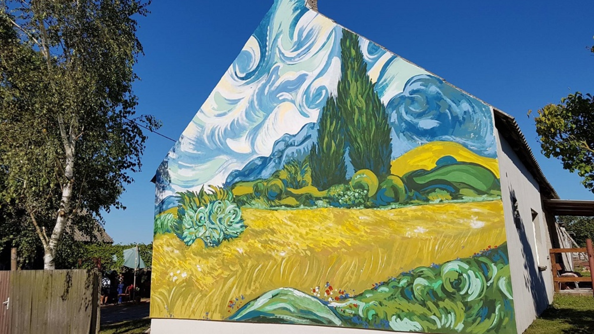 Murale van Gogha we wsi Brzózki. Zobaczysz je pod chmurką - Chillizet